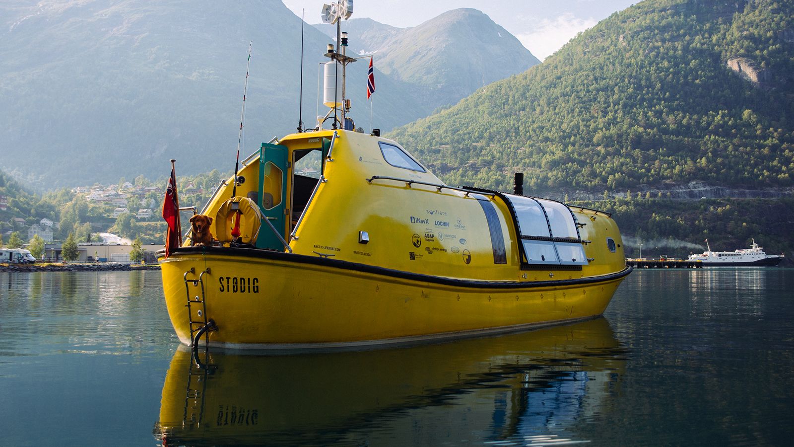 Stødig: How Two Architects Transformed a Ferry Lifeboat into a Home ...